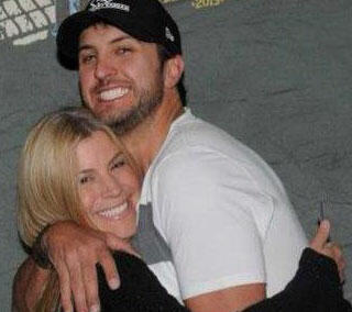 Casey Carter - 96.9 The Kat