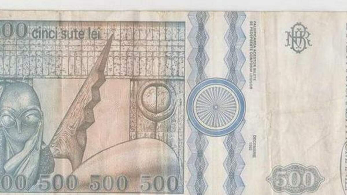 'Alien' Money | Coast to Coast AM