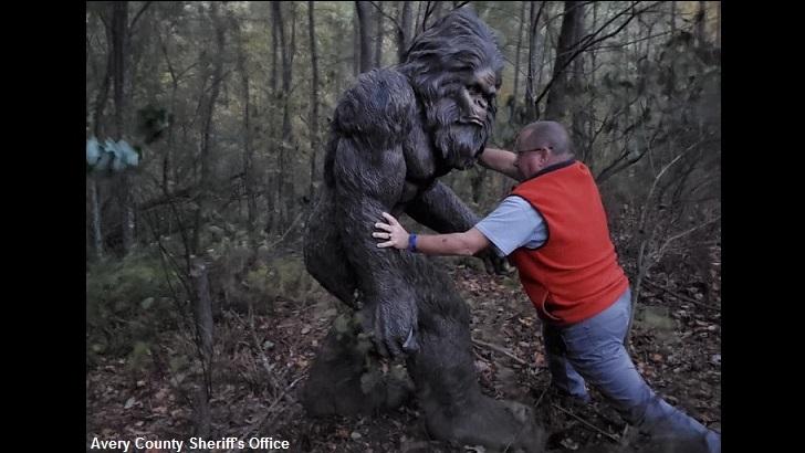 North Carolina Cops Find 'Bigfoot' | Coast to Coast AM