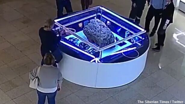 Watch: Display Case Covering Meteorite at Russian Museum Mysteriously ...