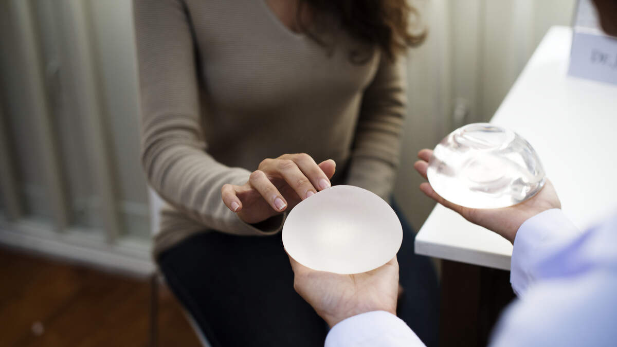 Instagram Model's 38J Breast Implants Popped! | WiLD 94.9 | The JV Show