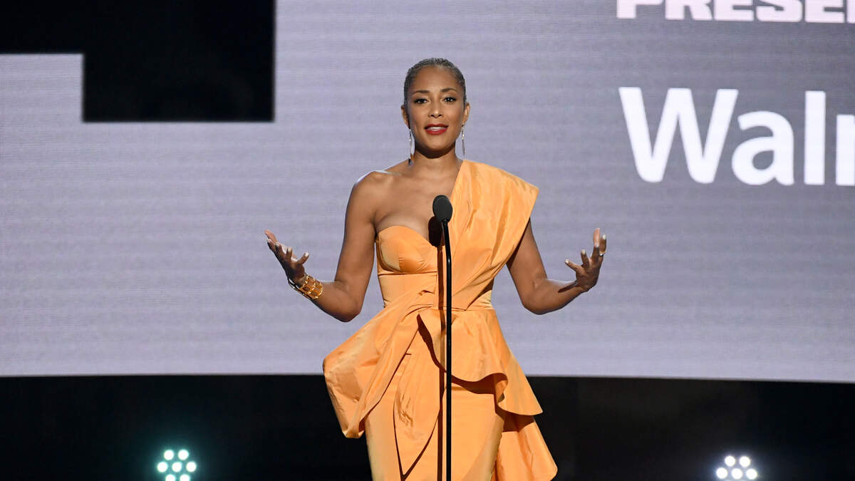 Amanda Seales Receives Backlash For Wearing AKA Apparel On "Insecure" | WGCI-FM | The WGCI ...