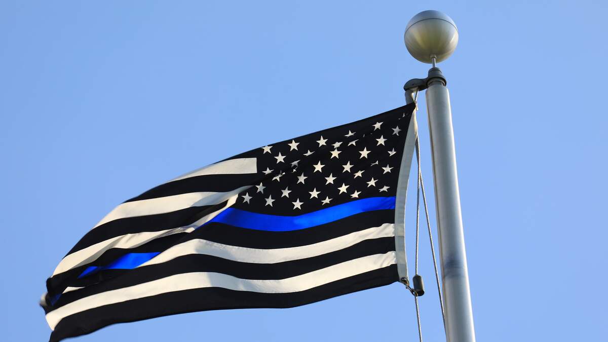 Thin Blue Line Flag Returns and Flies Before Saugus High Football Game ...