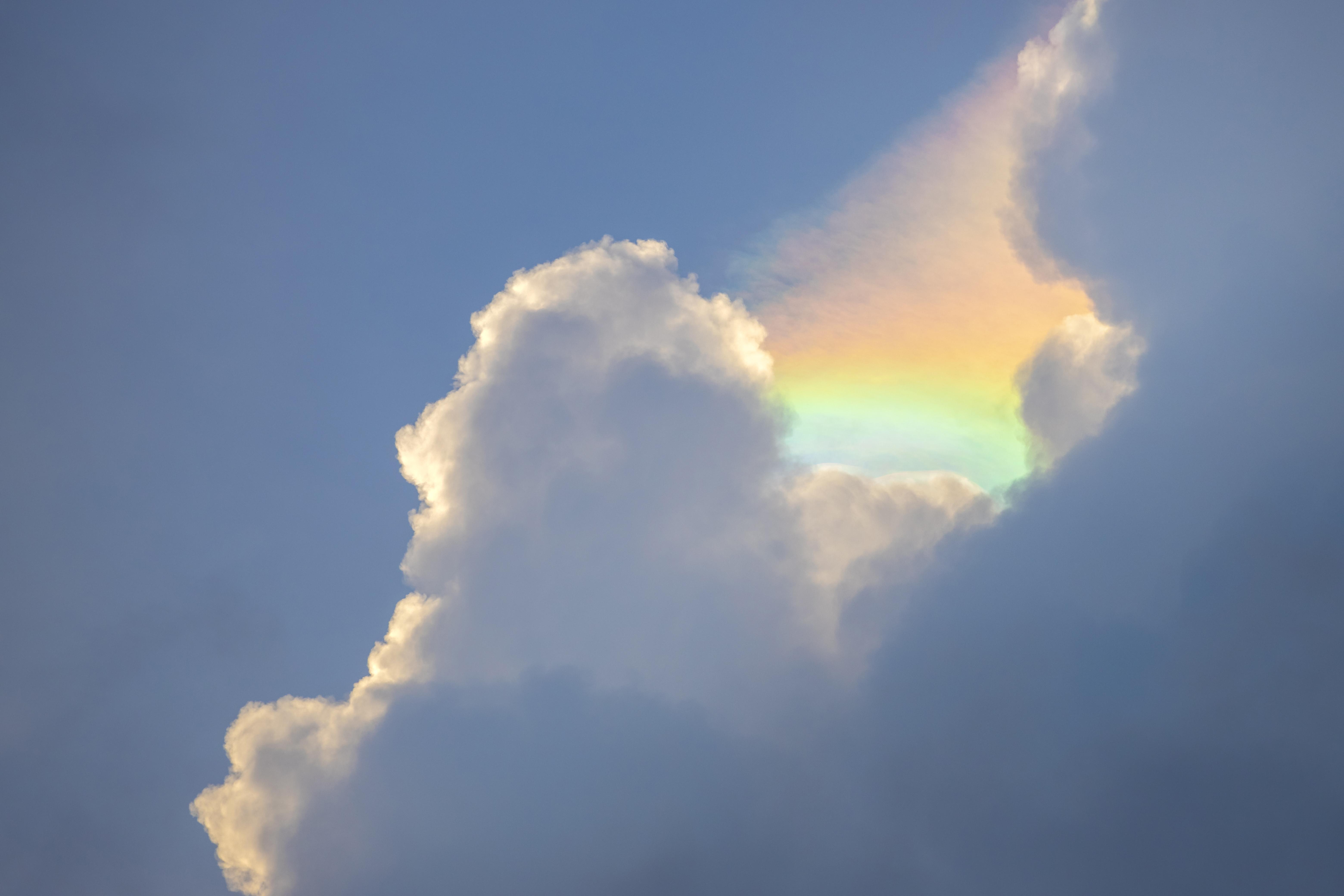 Do You See The Queen In This Cloud? | iHeart
