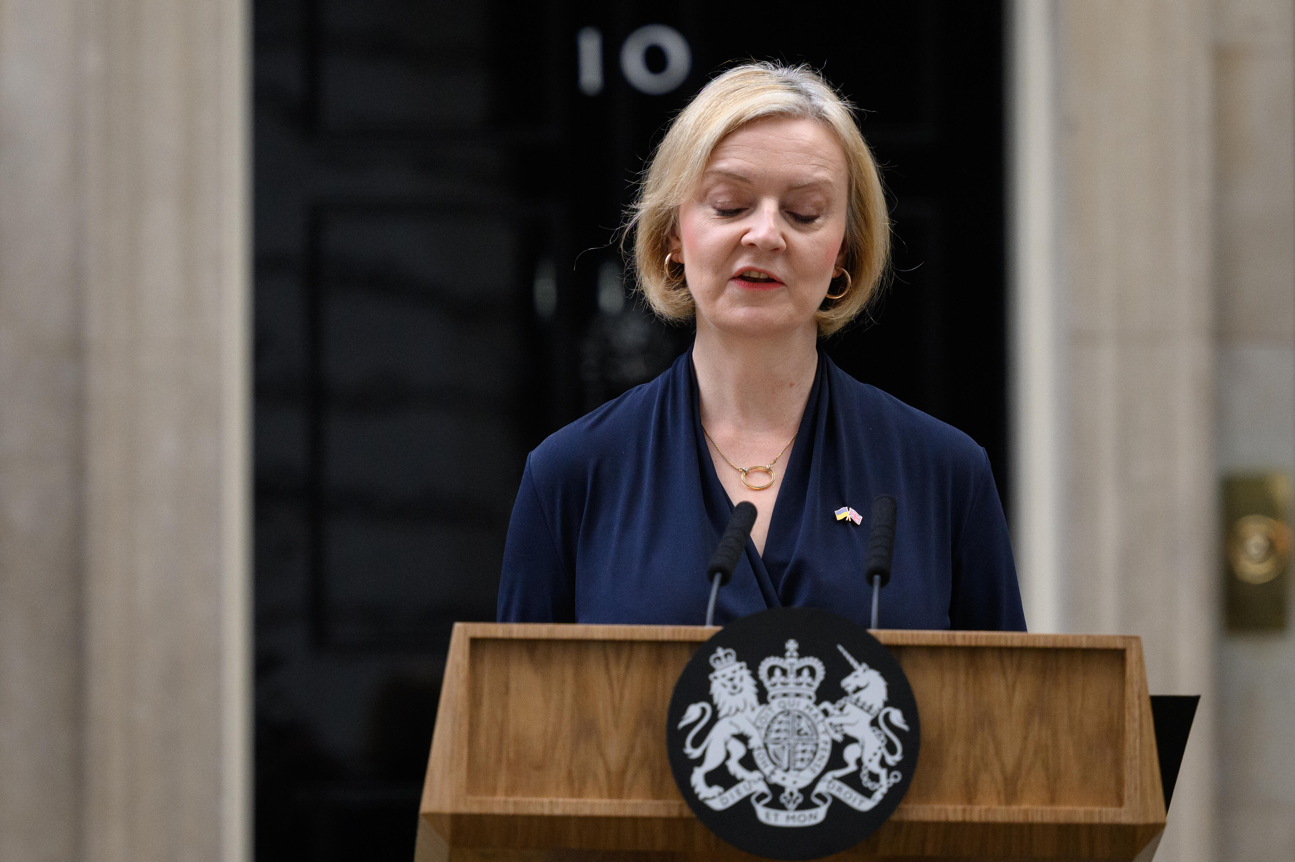 TGIF Blogcast: Lettuce vs LIz Truss; Nelson DeMille; Comic Dan Mintz ... TGIF Blogcast: Lettuce vs LIz Truss; Nelson DeMille; Comic Dan Mintz ...