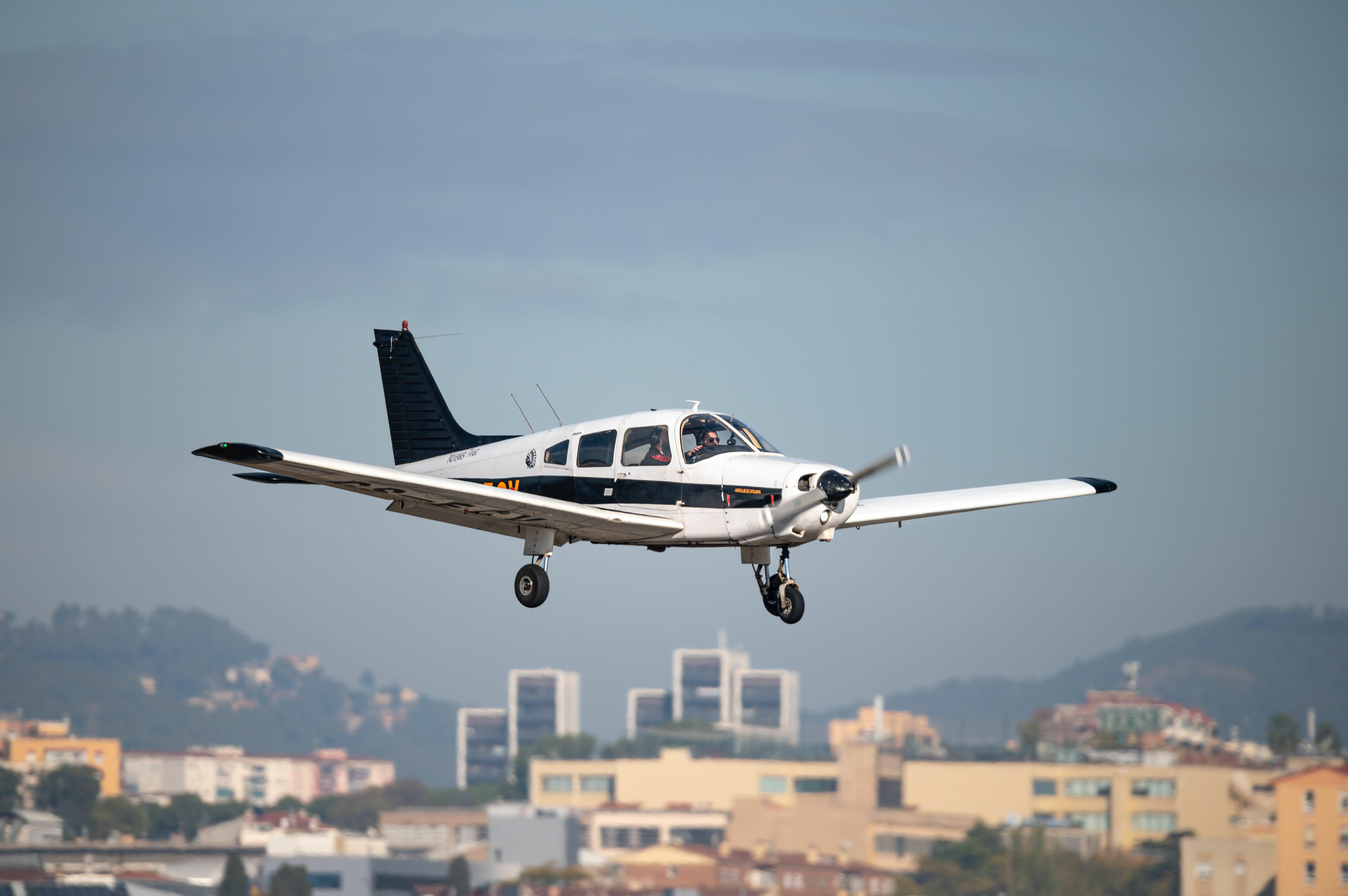 Pilot Thought Instructor Who Had Heart Attack Was Pretending To Sleep ...