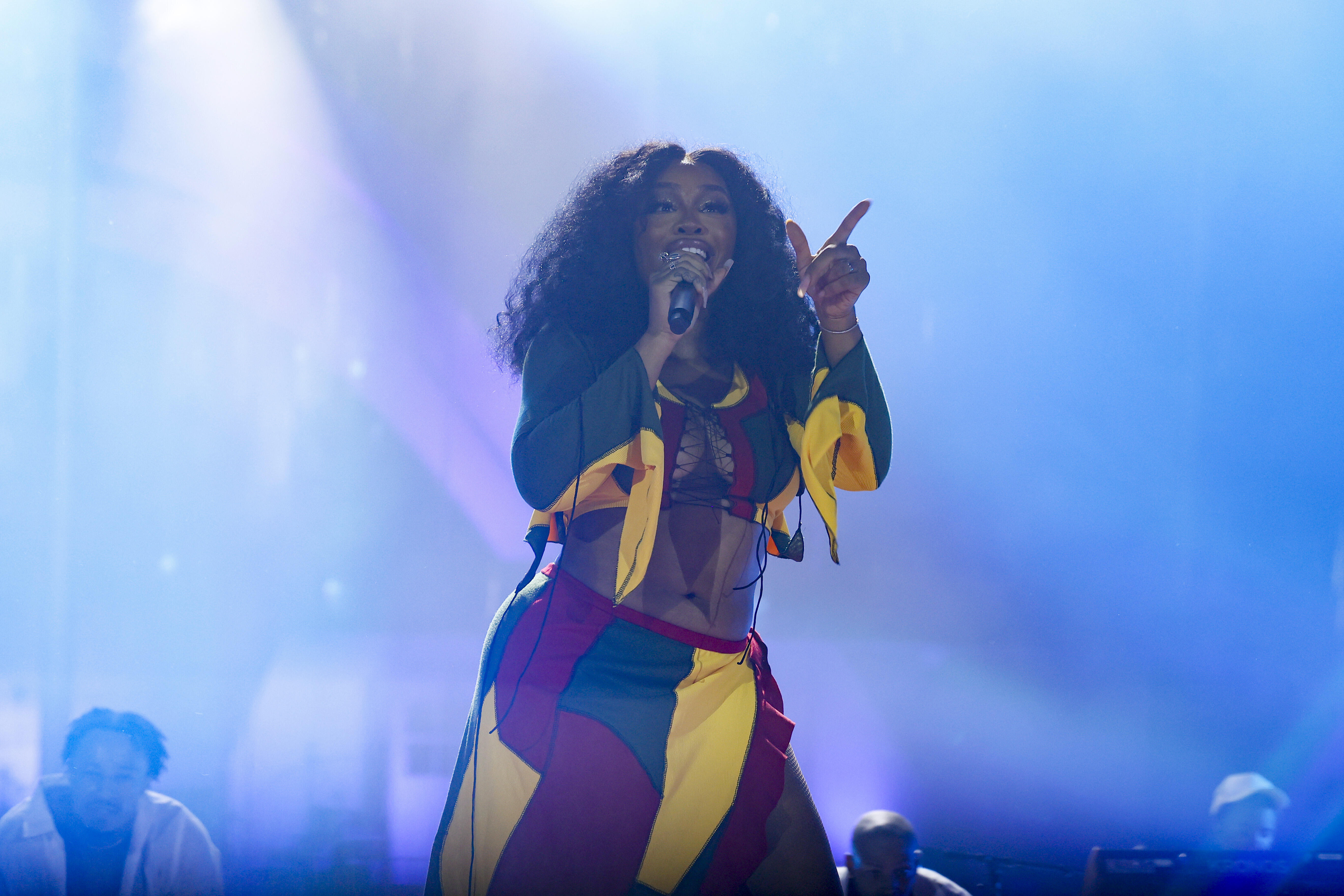 SZA Goes Topless In New Teaser For "Snooze" Music Video | iHeart