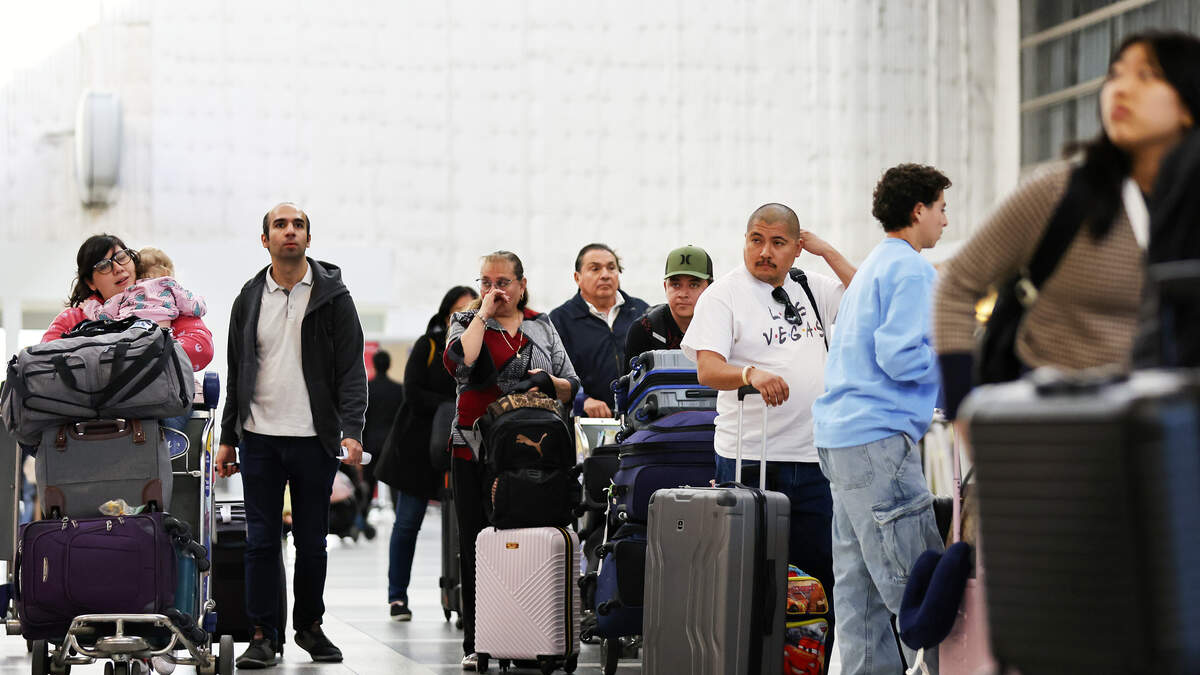 115 Million Americans Expected To Travel For The Holidays | News Radio ...