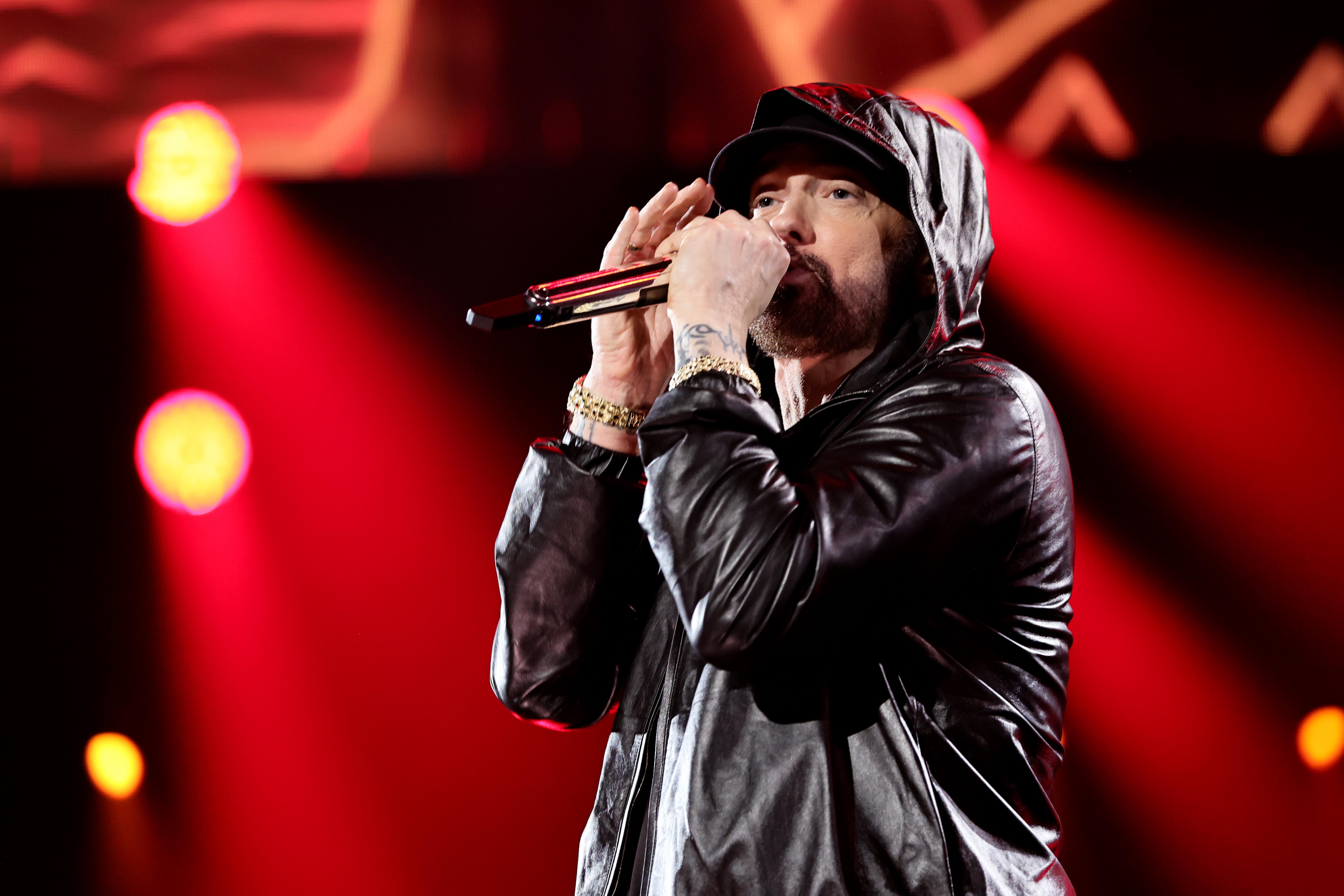 Today's Missing Links - 12/13/23 - Eminem Mashed with Santa Toon! | iHeart