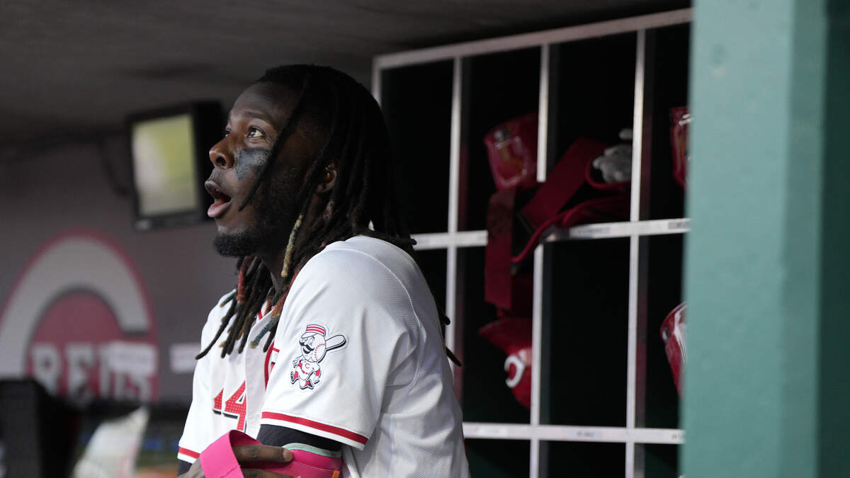 Sports News: Is This The Greatest Foul Ball Catch of All Time? | 94.5 ...