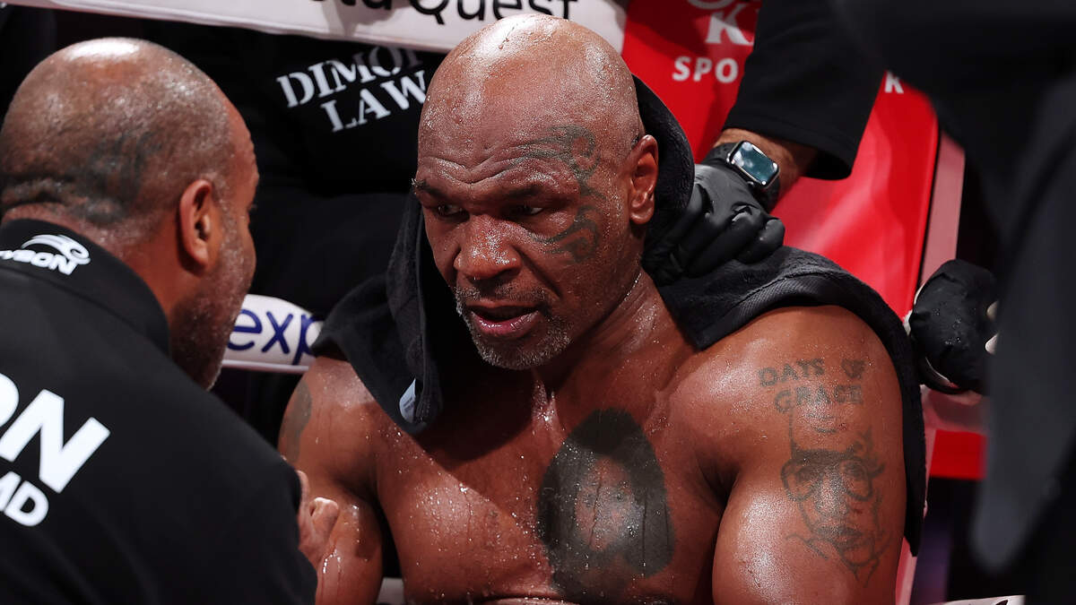 Mike Tyson Hit With Massive Adult Website Offer After NSFW Mishap | 1035 The BEAT | Papa Keith