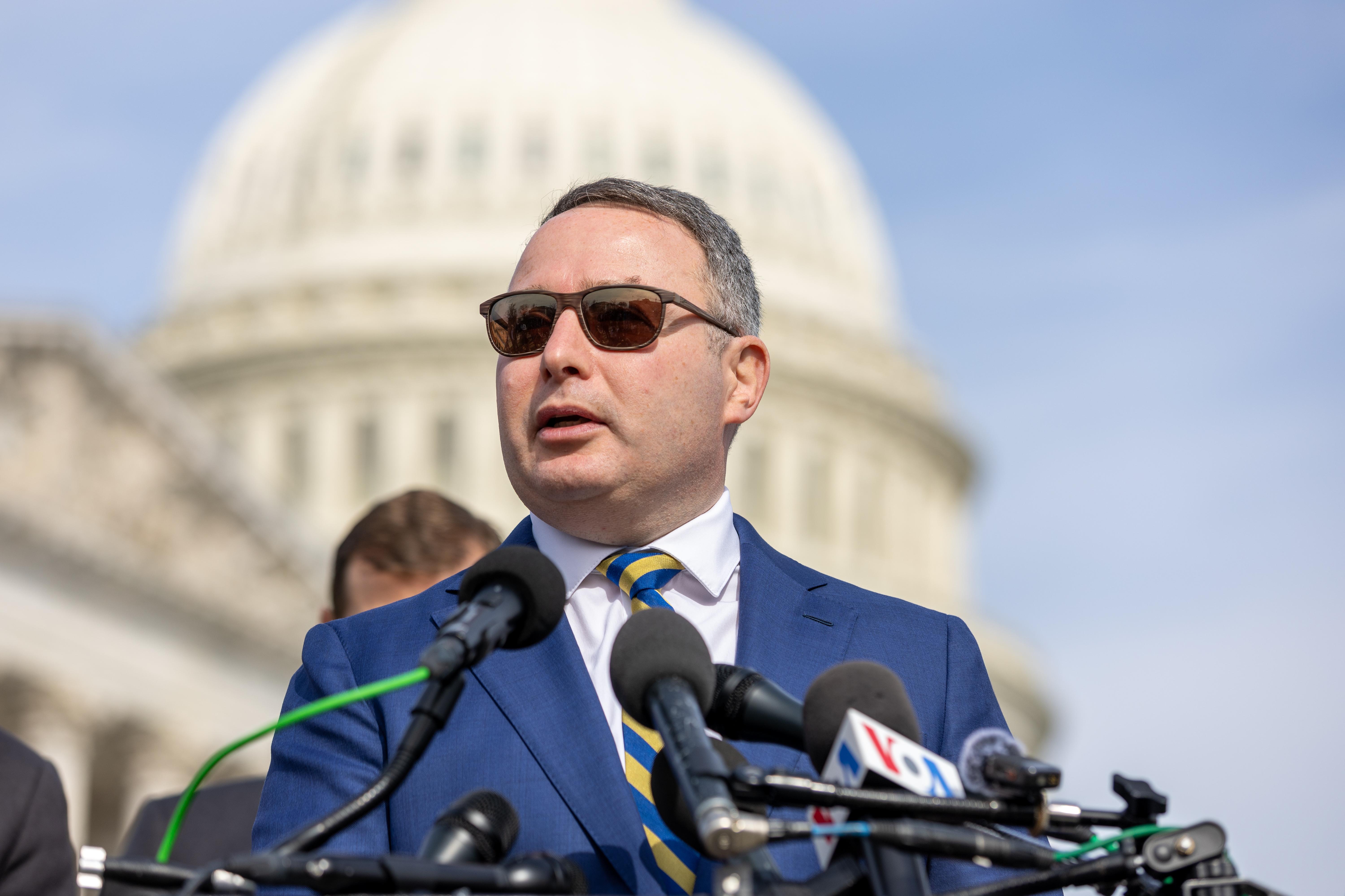 Trump Impeachment Witness Alex Vindman Announces Senate Bid In Florida ...