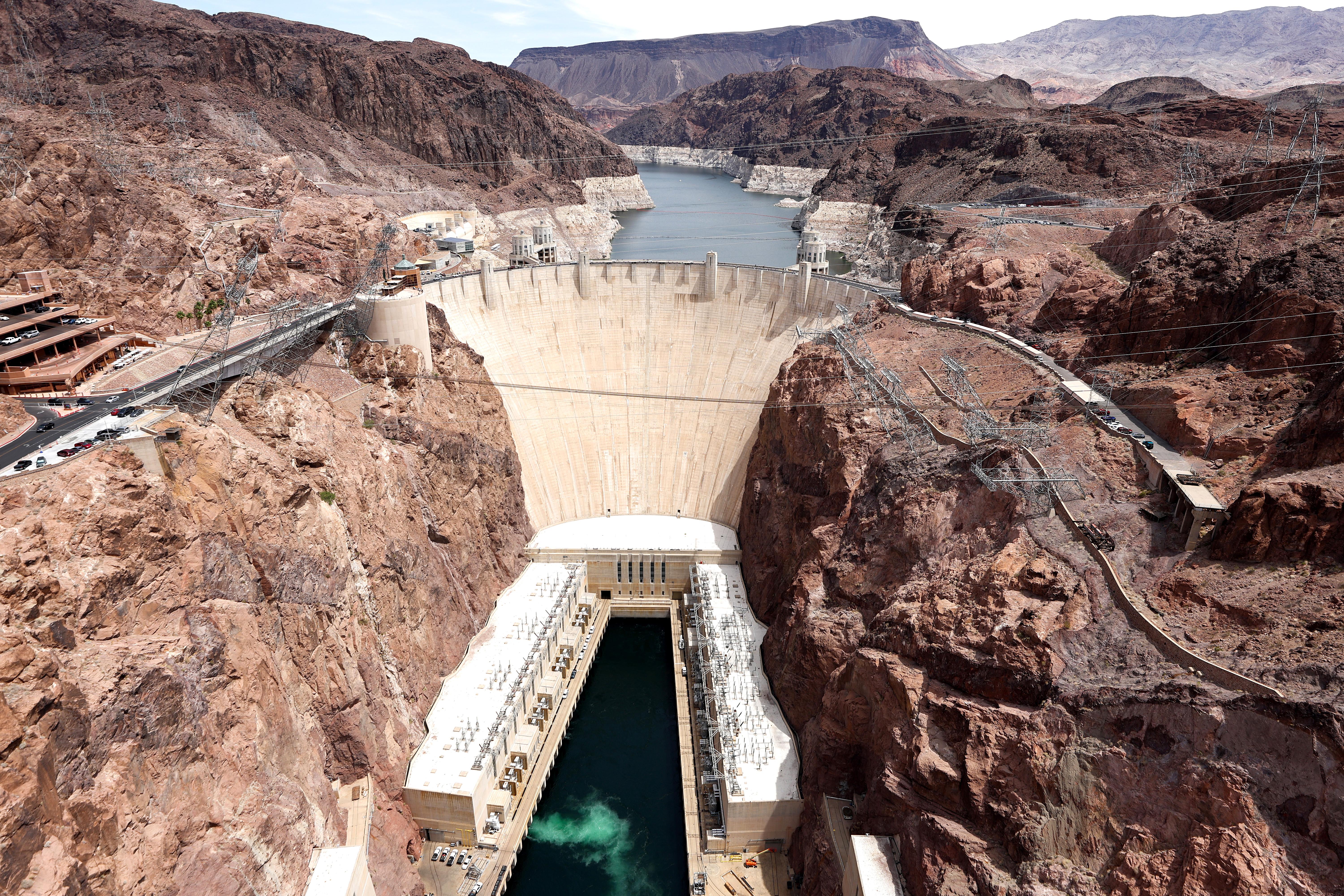 Hoover Dam Removes Giant American Flag For Emergency Repairs | iHeart