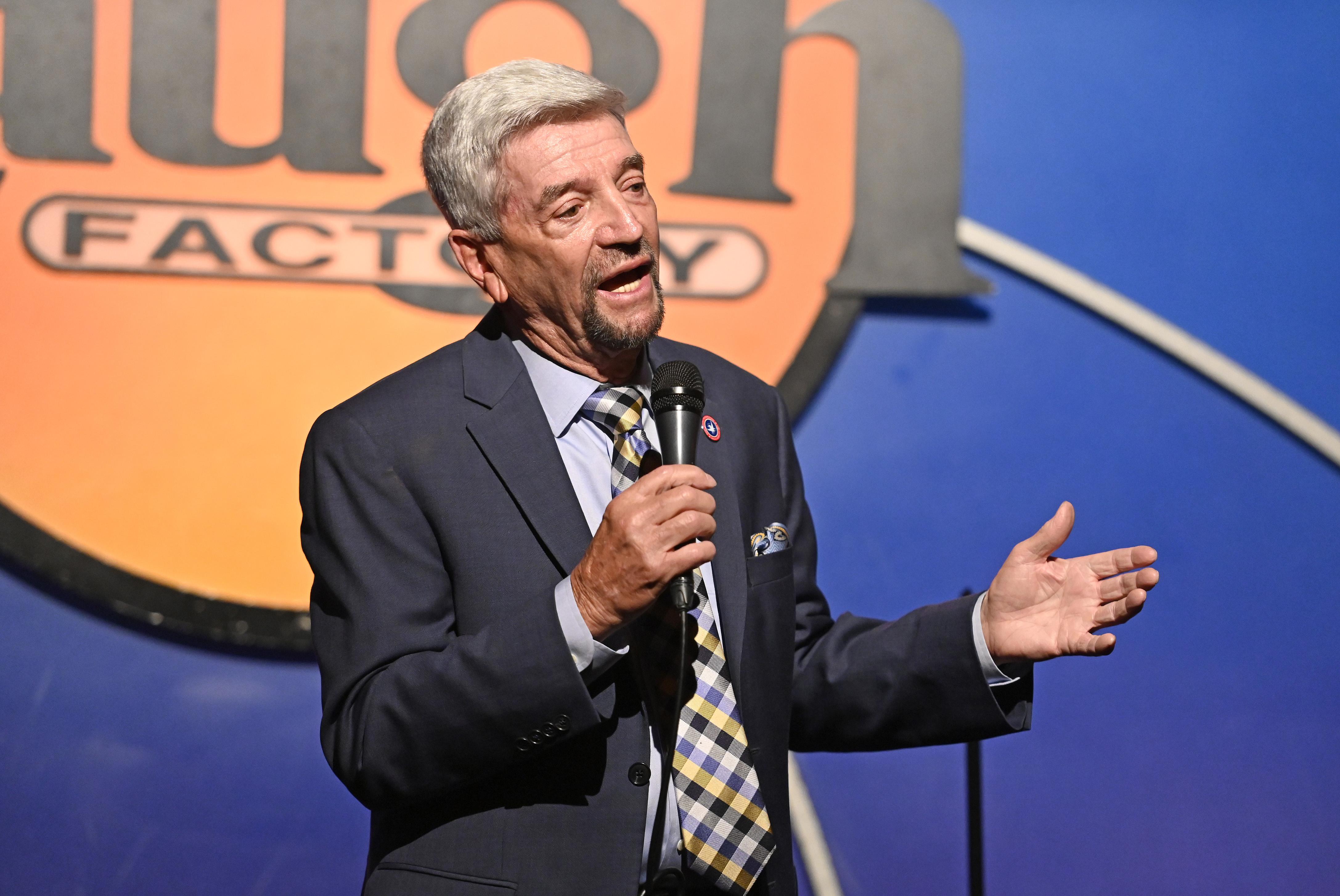 Stand-Up Comedian Tom Dreesen Dead At 86 | iHeart