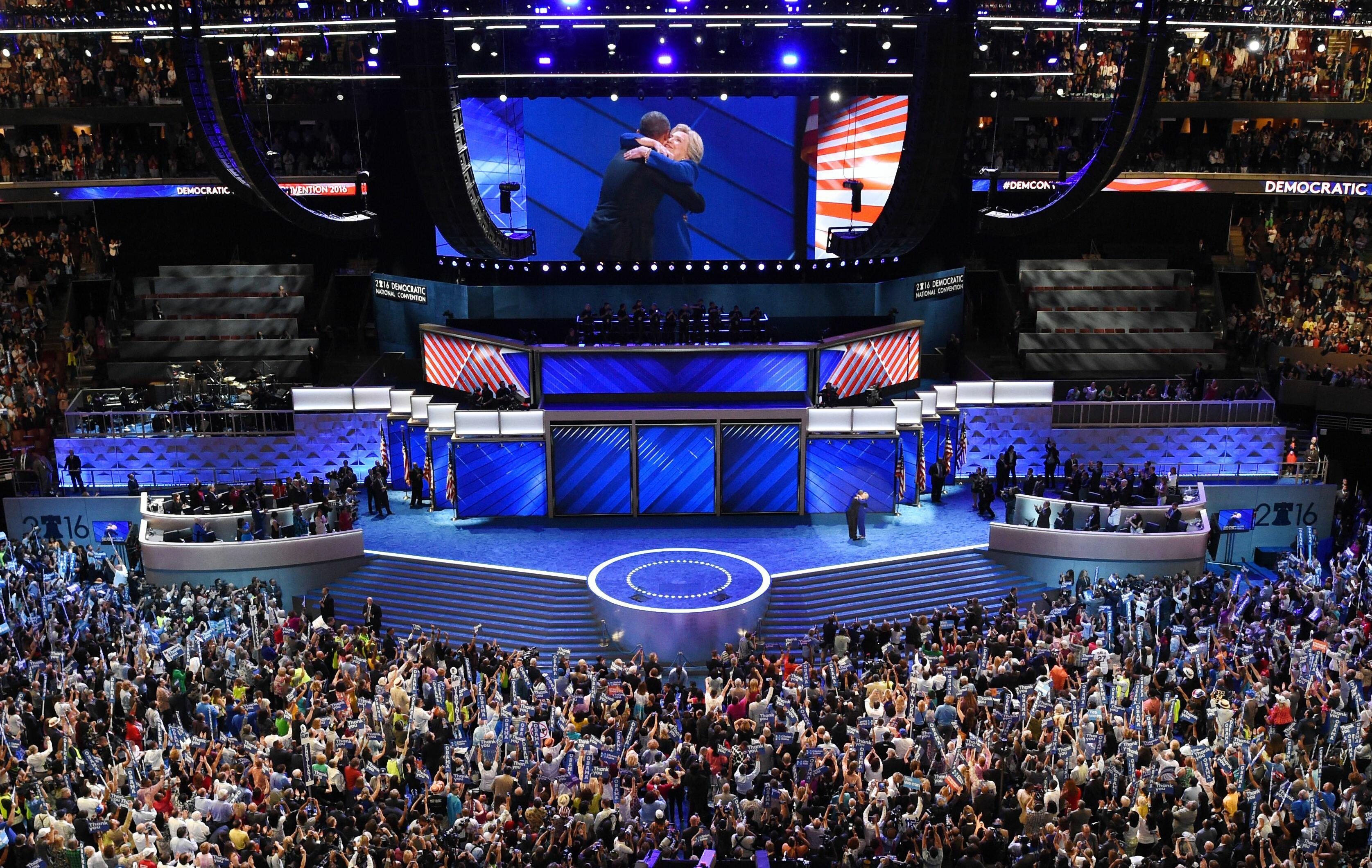 Snopes Caught Lying About Lack Of American Flags At Democratic ...