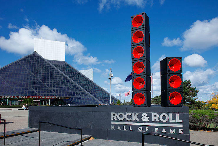 20 Outrageous Rock and Roll Hall of Fame Snubs | iHeartRadio