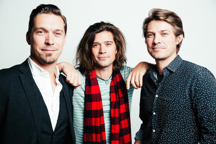 Hanson Details 'Finally It's Christmas' Album & Plans for 2018 ...