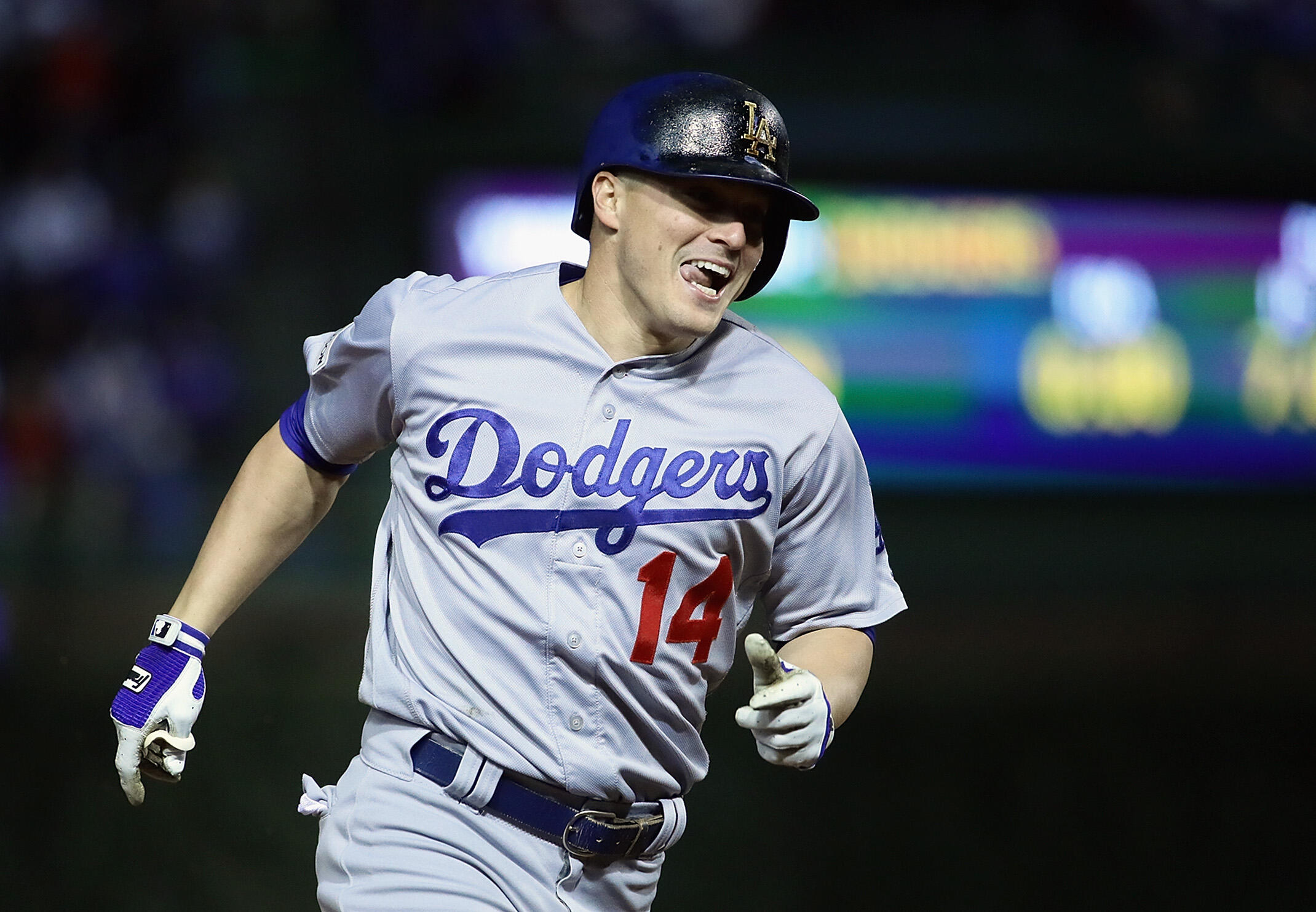 Enrique Hernandez Rides Rose Parade Float For Great Cause | AM 570 LA ...