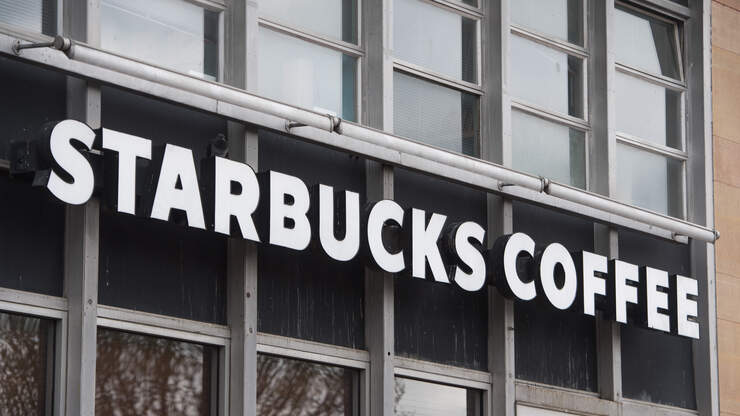 Starbucks closing 8,000 stories today | NewsRadio 740 KTRH