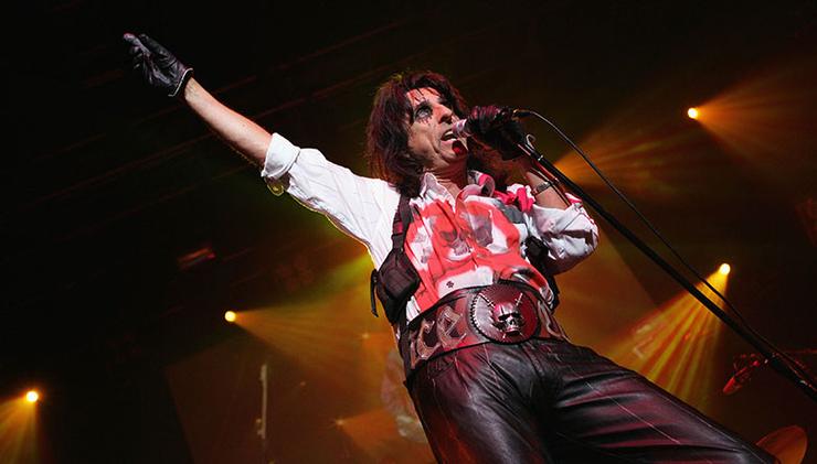 Alice Cooper Says '80s Rock Showmanship Is Coming Back | iHeartRadio