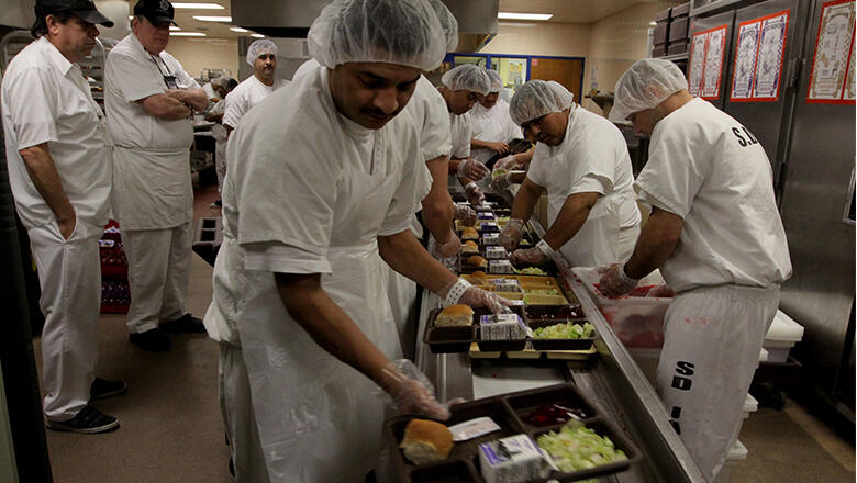 Inmates Eat Steak Lunch While Guards Go Unpaid During Government ...