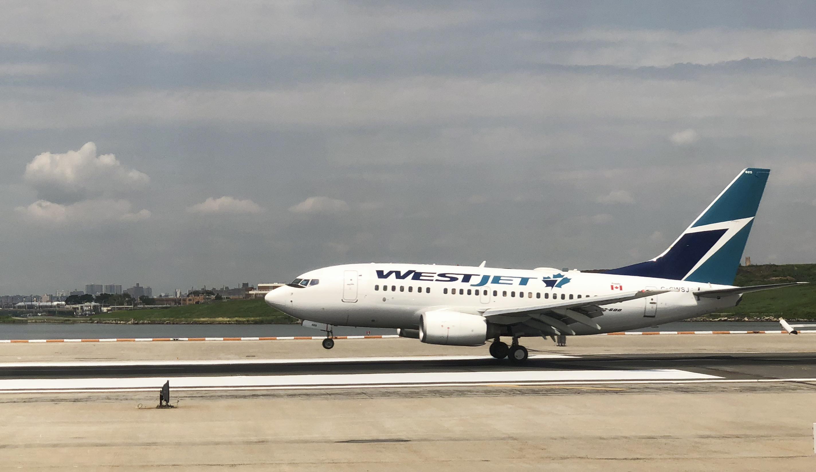 Drunk Passenger Must Pay $21k For Fuel After Forcing Plane to Reroute ...