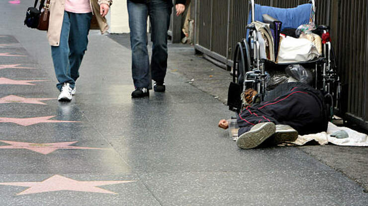 Spots in High Demand at Hollywood Homeless Shelter | KFI AM 640 News