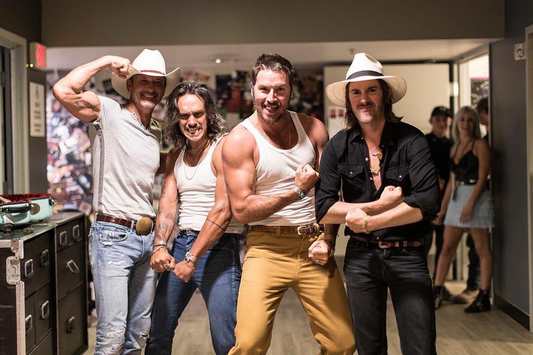 Les Muscles De Tim Mcgraw Just In Case You Missed Him...Shirtless Tim