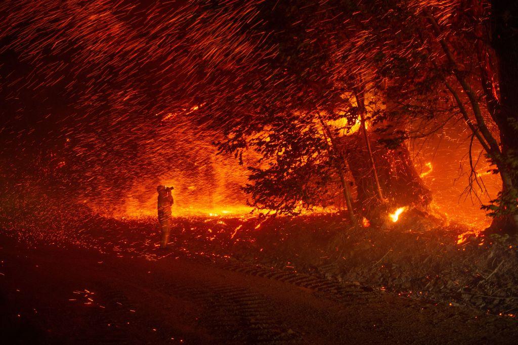 Kincade Fire in Northern California Scorches 10,000 Acres Overnight ...