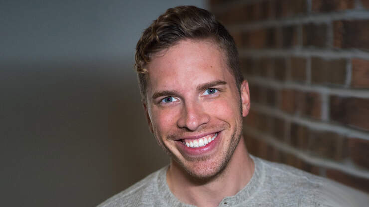 Bio | Elvis Duran and the Morning Show | Straight Nate