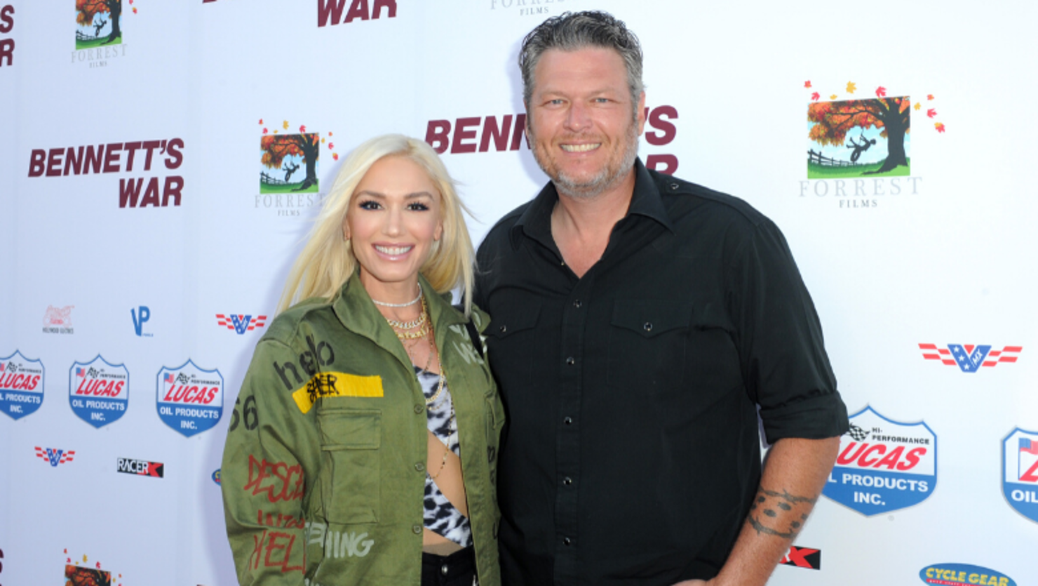 Blake Shelton Showers Gwen Stefanis Son Kingston With Kisses On