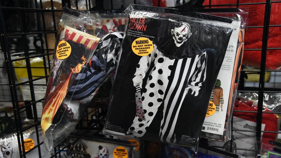 How is COVID-19 Affecting Local Costume Shops Amid The Pandemic? | iHeart