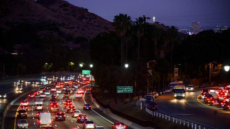 Eyewitness Captures UFO Sighting Off The 101 Freeway | REAL 92.3 | Home ...