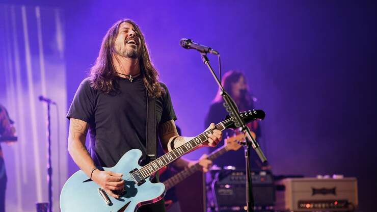 Foo Fighters Cover The Bee Gees’ “You Should Be Dancin" | NewsRadio 830 ...