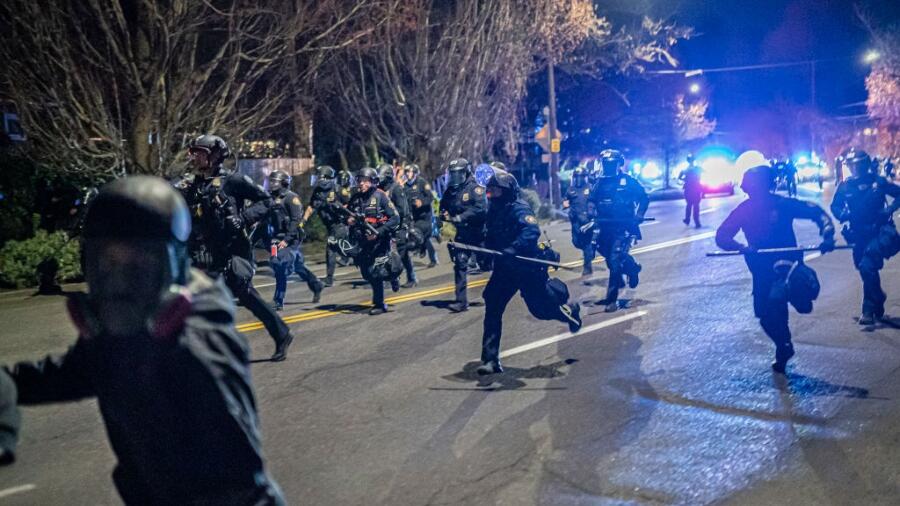An Entire Police Riot Team Quit After One Of Its Officers Was Indicted ...
