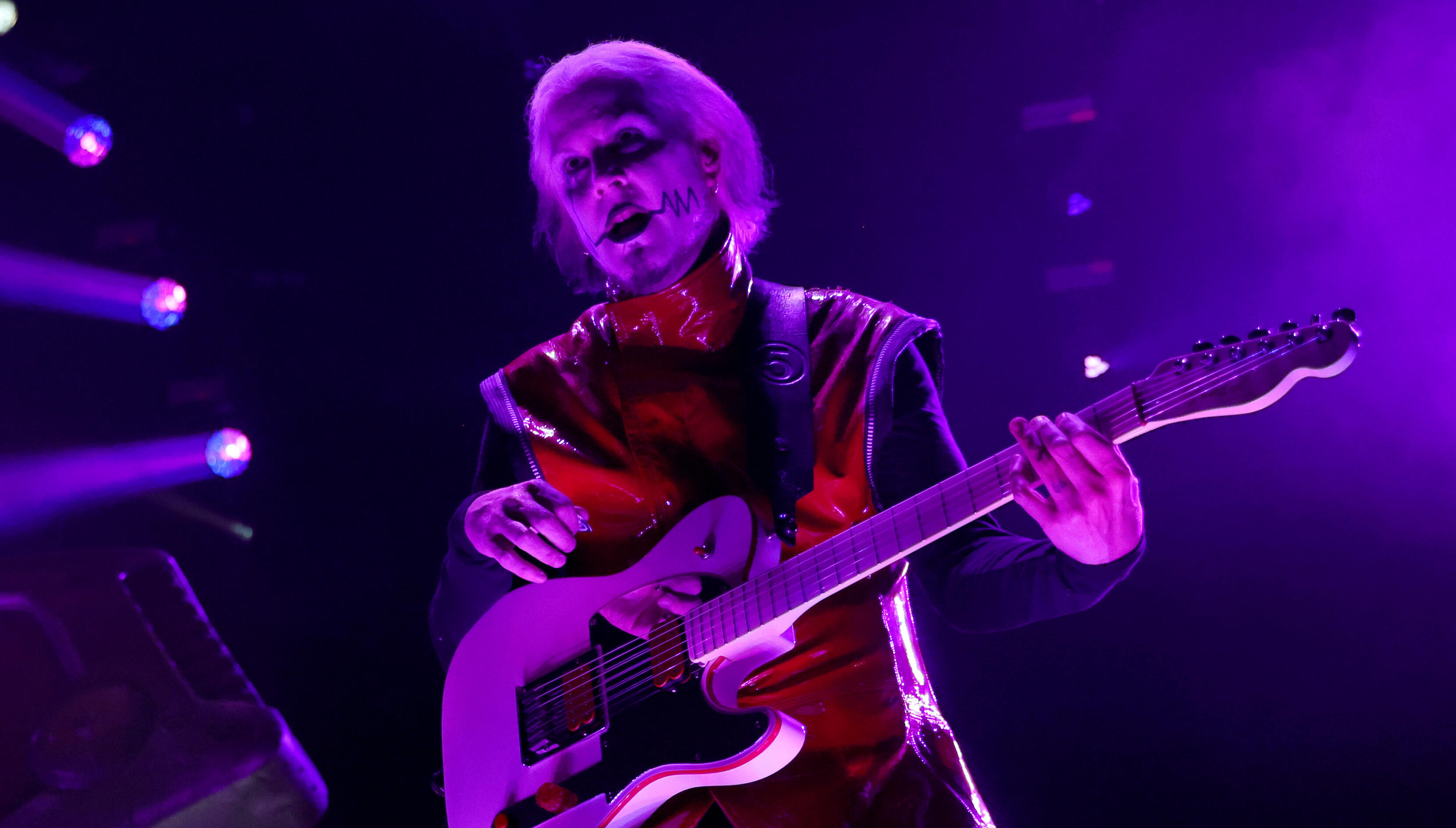 Why M tley Cr e Chose John 5 As Its New Touring Guitarist IHeart