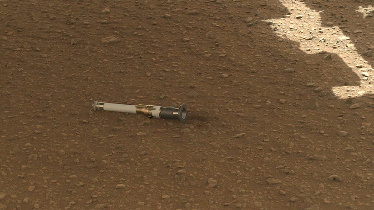NASA Rover Photographs 'Discarded Lightsaber' On Mars | iHeart