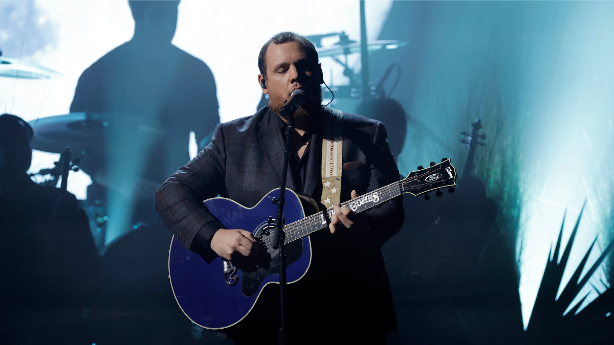 Luke Combs Shares Childhood Photo With Sentimental Tribute To His ...