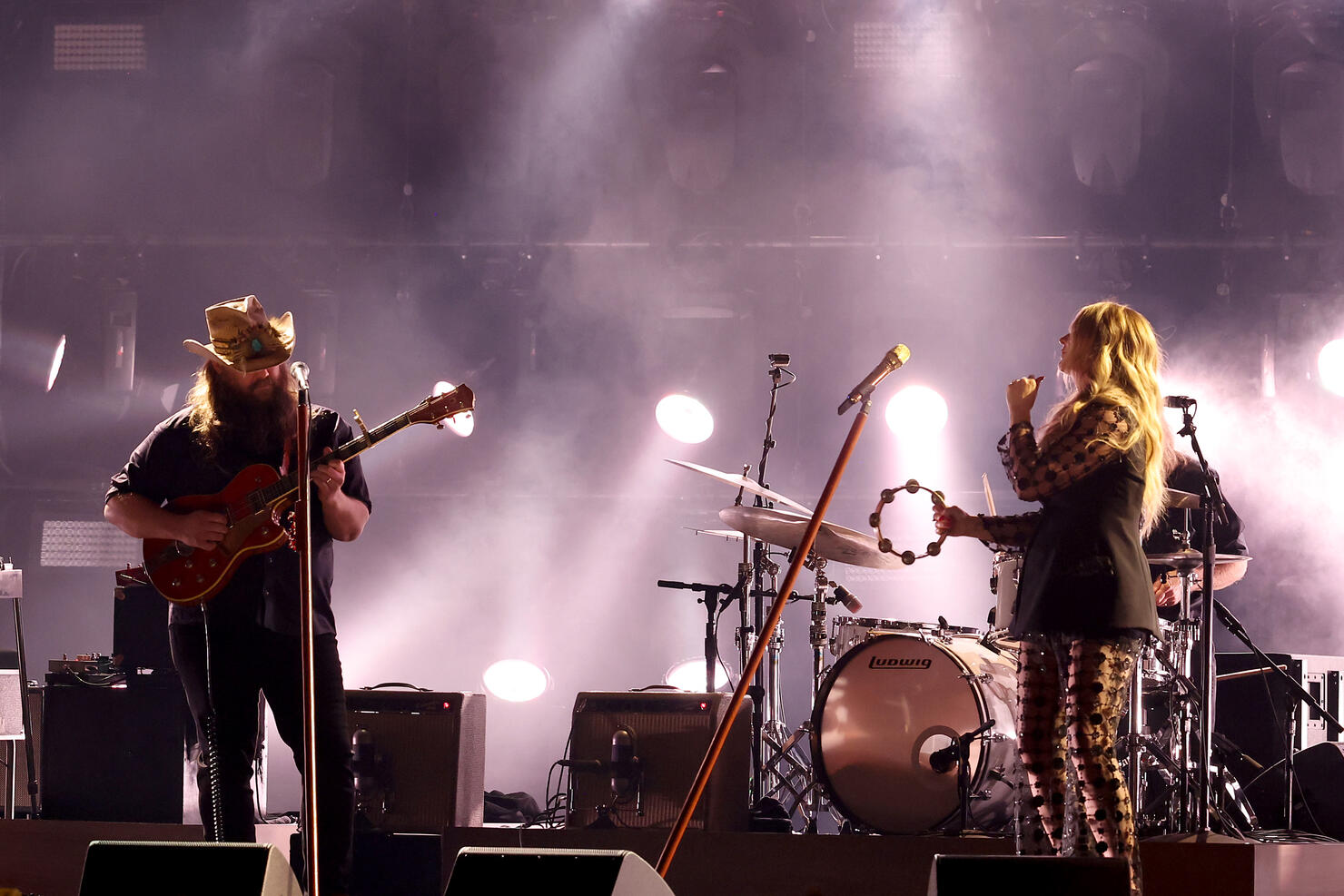 Chris Stapleton & Wife Morgane Deliver Electrifying 'White Horse ...