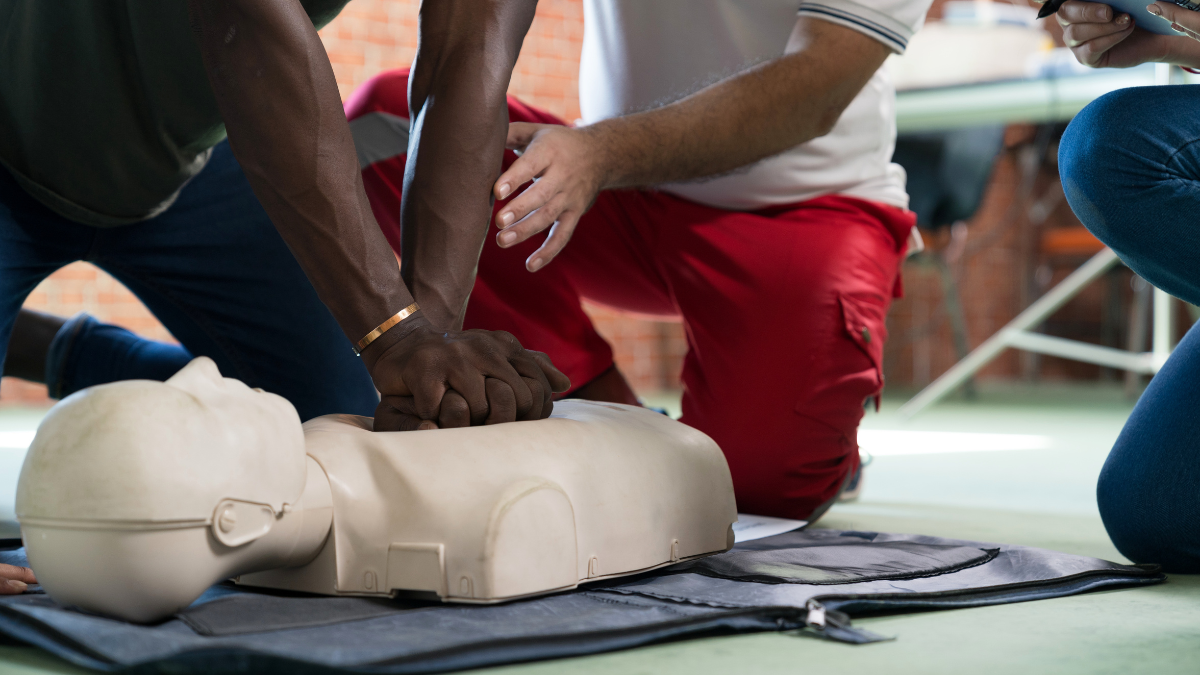 Black Teen Hailed As Hero After Using CPR To Help Save Neighbor's Life ...