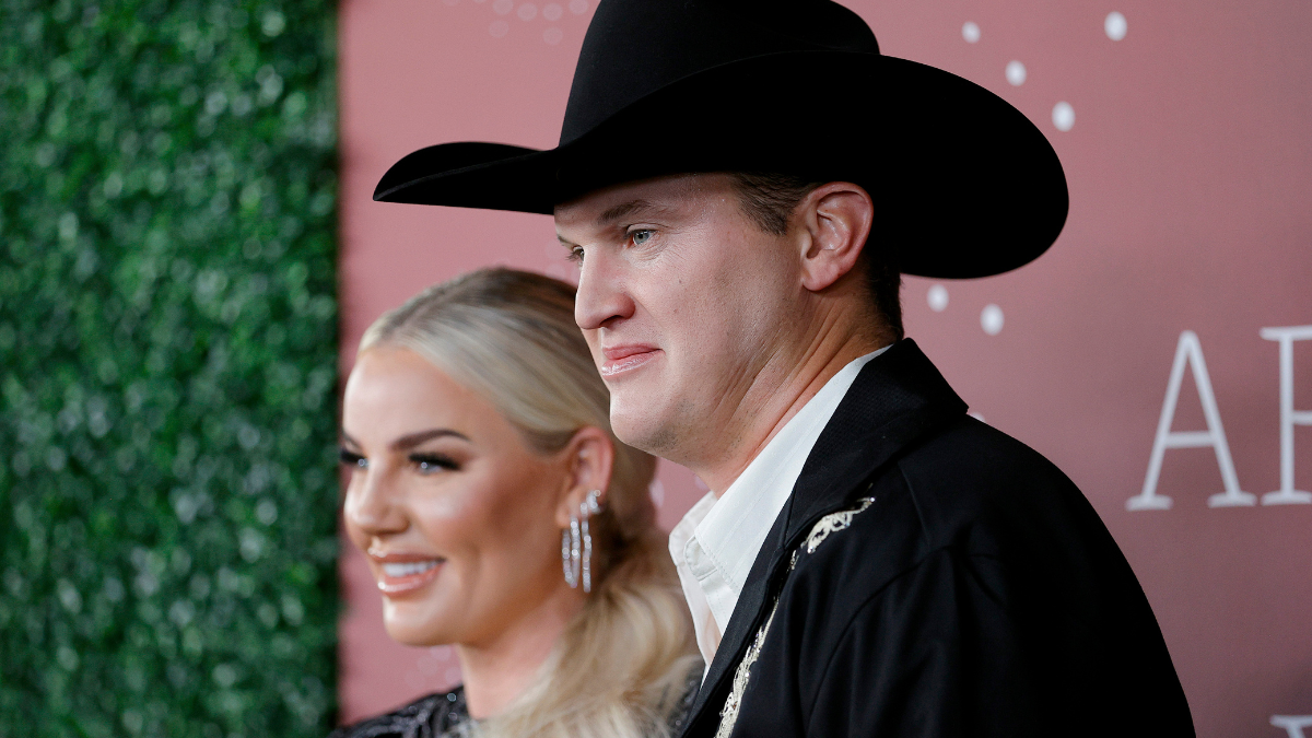 Jon Pardi's Wife Summer Shares Precious Moments With 2 Young Daughters ...