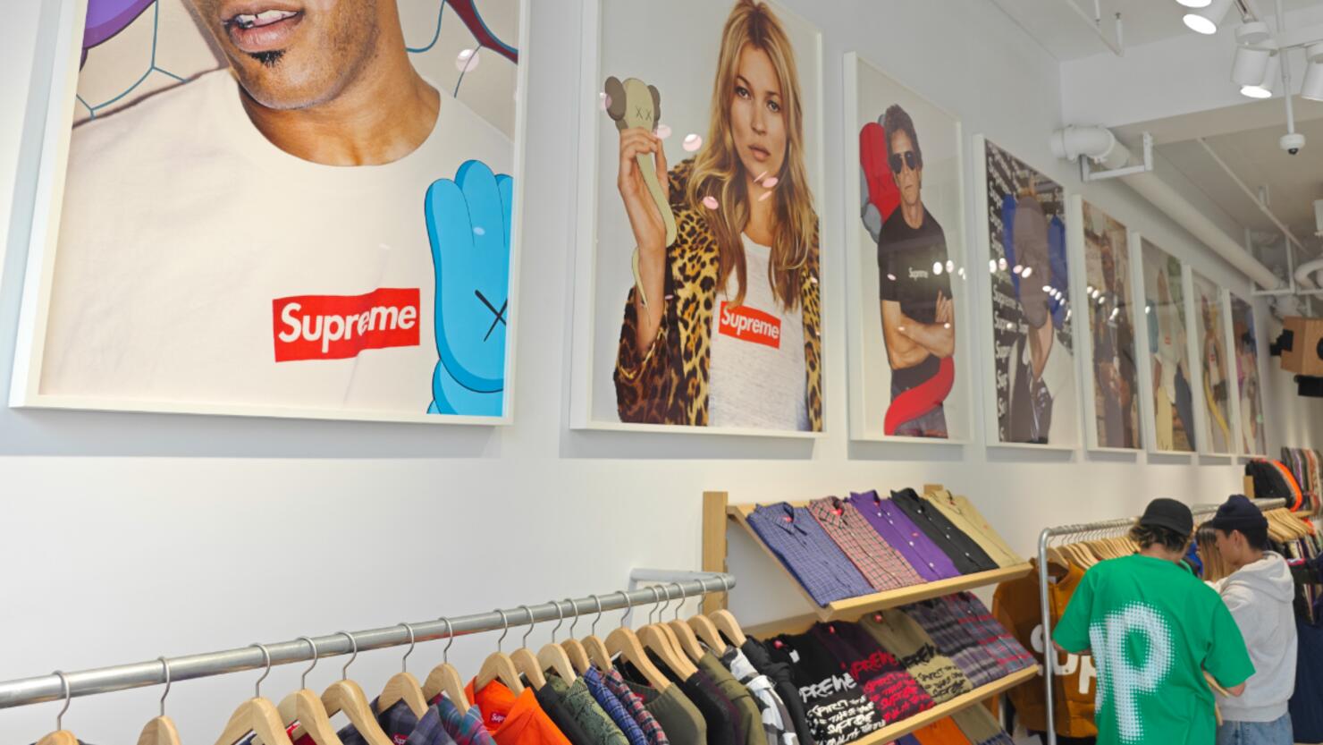 Atlanta Rapper Lil Deko Shot & Robbed Of $22,000 Chain Inside Supreme ...