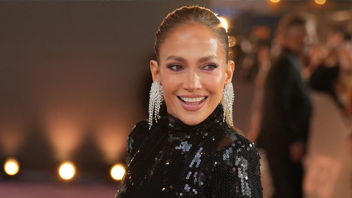 Why Jennifer Lopez Felt 'Terrified' Of Fame After Landing 'Selena' Role ...
