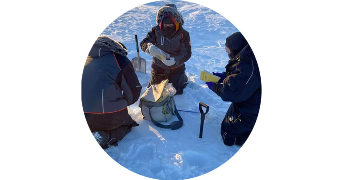 2022: E2: RESEARCHING APUN: STUDENTS INVESTIGATING ARCTIC SNOW USING ...