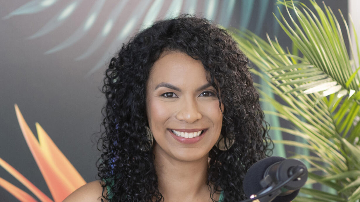 7. Bolívar Valera "El Boli" | "Del niño travieso al hombre auténtico" - En Los Ta con Laura | iHeart