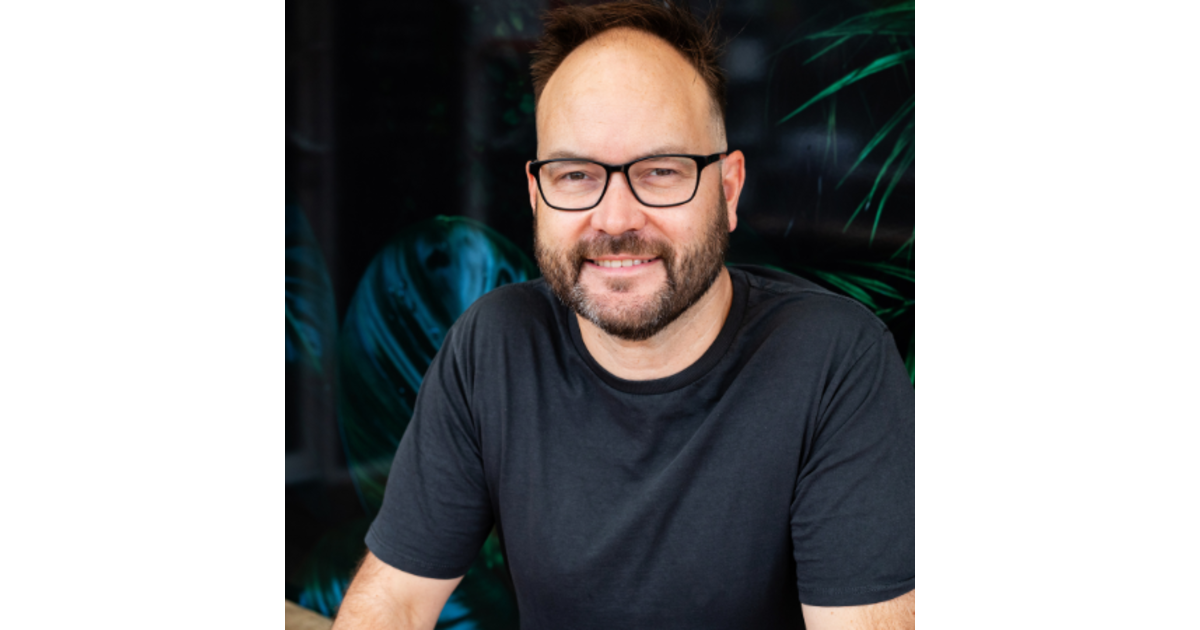 Dr Lucas Peter Lucas Neurosurgeon | iHeart